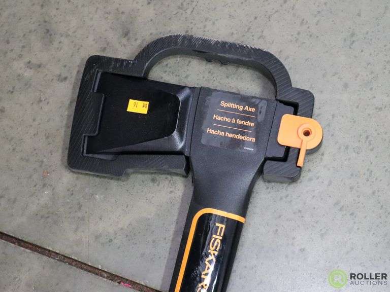 Fiskars Splitting Axe - Roller Auctions