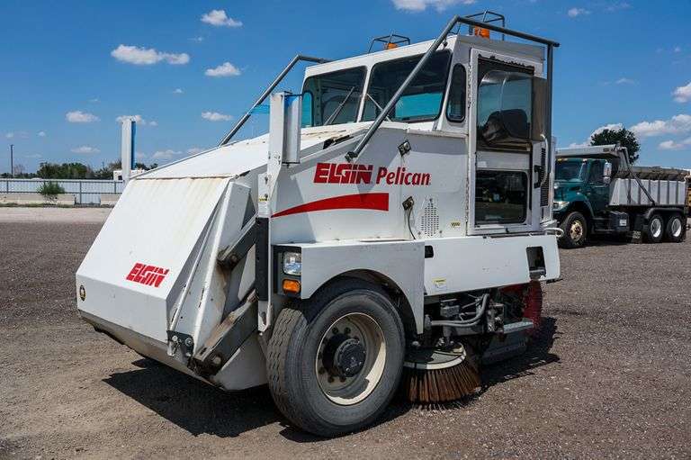 2007 Elgin Pelican Street Sweeper, Series P, Dual Steer, Dual Gutter ...