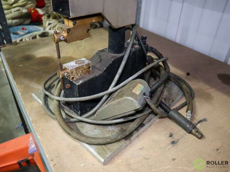 Hughes VTA-71 Spot Welder - Roller Auctions