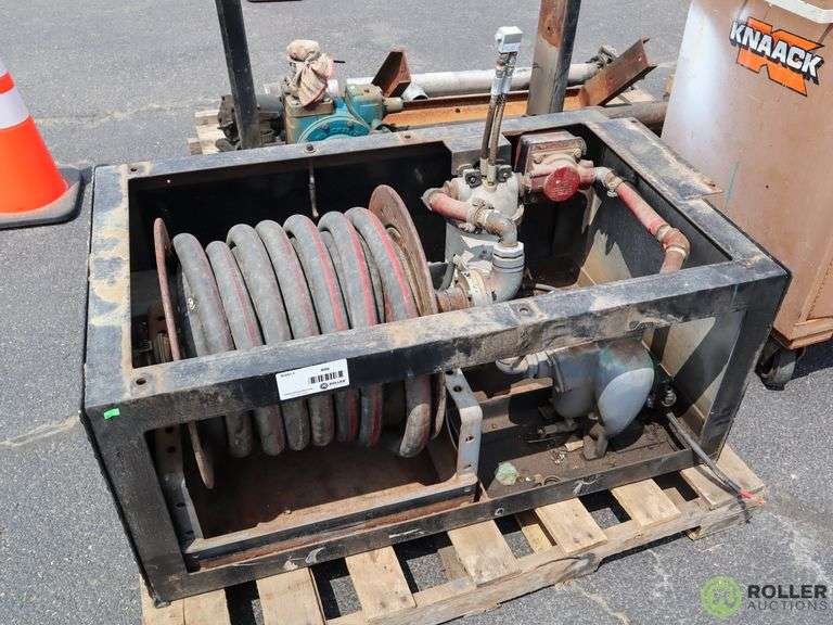 Portable Aviation Fuel Box With Pump, Filter, Hose - Roller Auctions