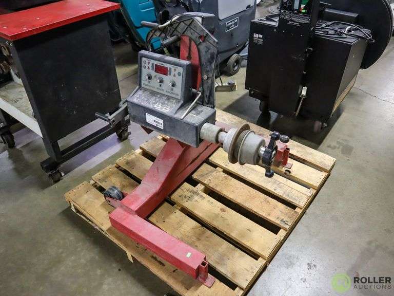 Snap-On WB400 Computer Wheel Balancer - Roller Auctions