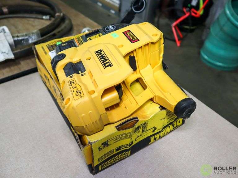 (2) DeWalt DWH303DH Dust Extractors - Roller Auctions