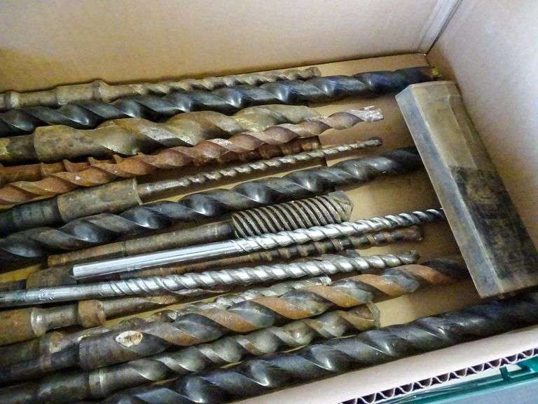 Tray of Drill Bits and Tap and Die Set - Roller Auctions