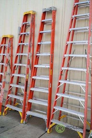 Louisville 10' FS1510 Step Ladder - Roller Auctions
