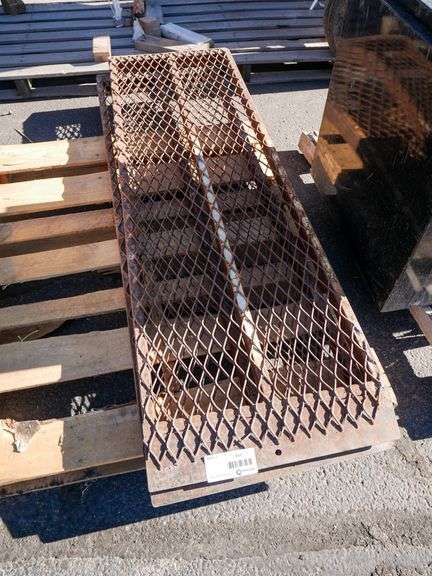 Set of Metal Ramps - Roller Auctions