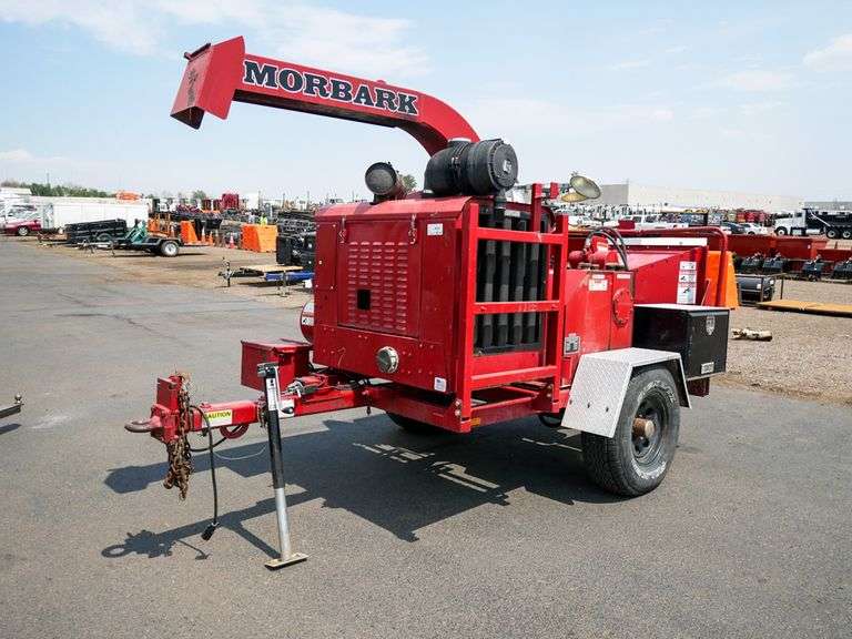 Morbark S/A Towable Chipper, 4-Cylinder Diesel Caterpillar Engine, 20in Throat, Pintle Hitch ...