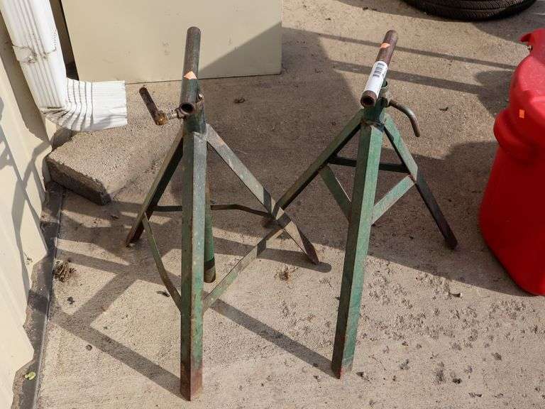 (2) Stands - Roller Auctions