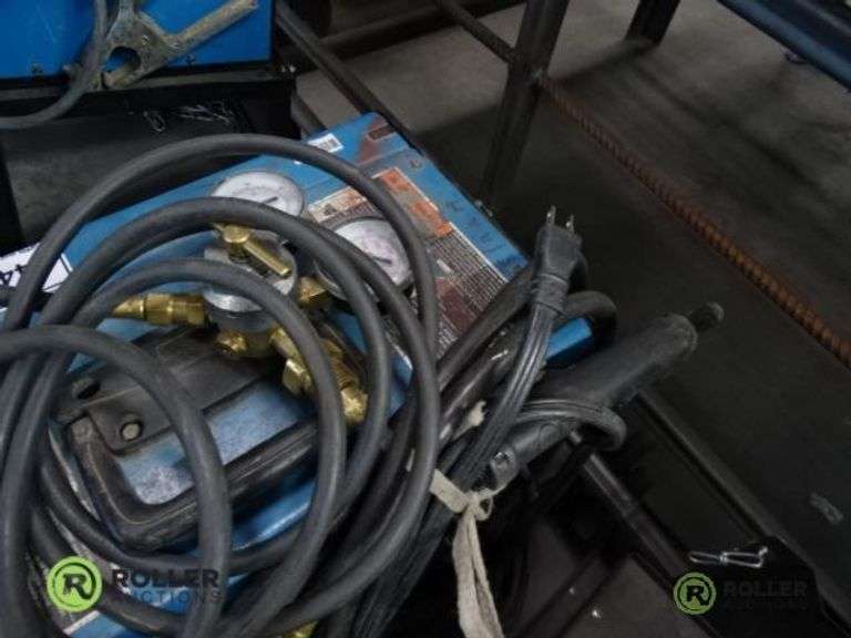 Miller Millermatic 140 Auto Set 120V Mig Welder With Gun - Roller Auctions