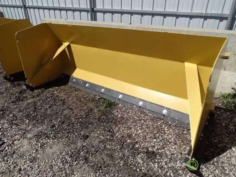New 93in Heavy Duty Snow Pusher To Fit Skid Steer Loader - Roller Auctions