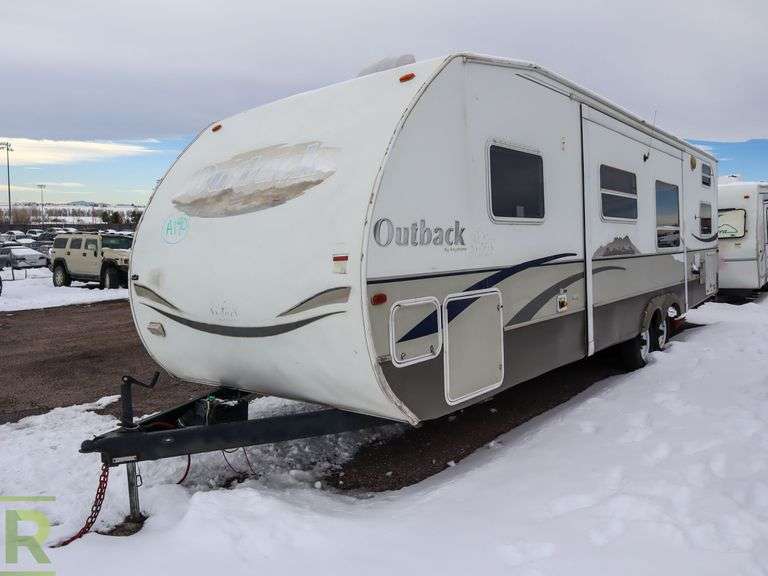 2005 Outback Travel Trailer - Roller Auctions