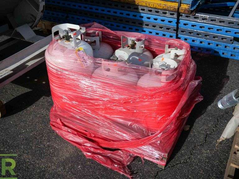 Pallet of Propane Tanks - Roller Auctions