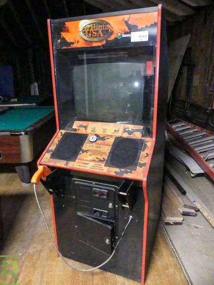 Deer Hunting USA Coin Operated Arcade With Keys - Roller Auctions