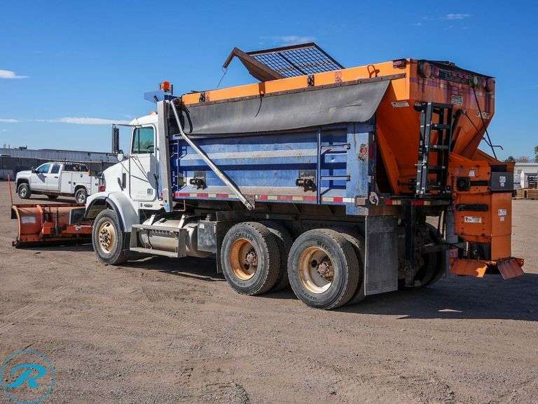 2000 Freightliner T/A Dump Truck - Roller Auctions