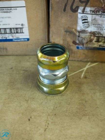 (8) Boxes of Thomas & bets TK113A_RT Couplings - Roller Auctions