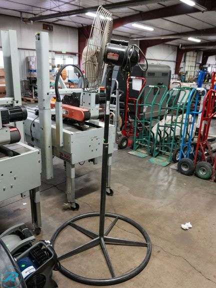 Dayton Oscillating Floor Fan ( Missing Front Guard) - Roller Auctions