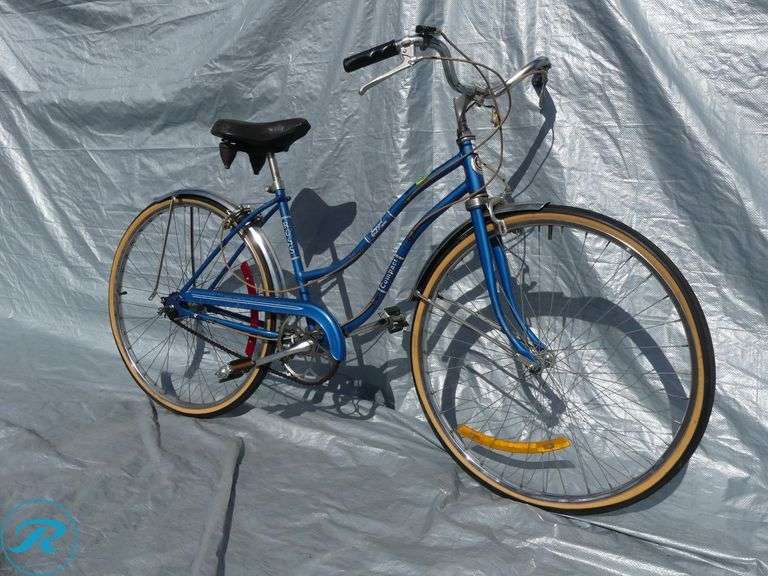 Ross Compact 3-Speed Classic Cruiser Bicycle, , Seat Post 17" - Roller ...