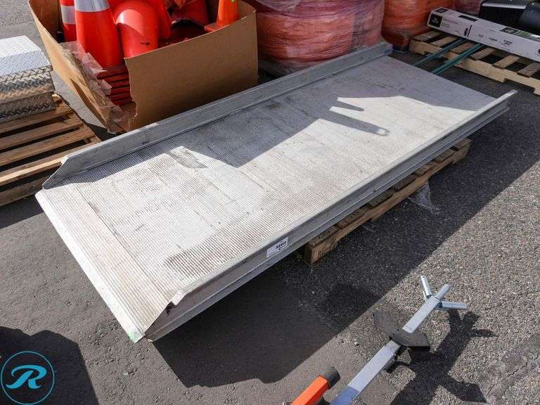 8' x 3' Aluminum Ramp - Roller Auctions