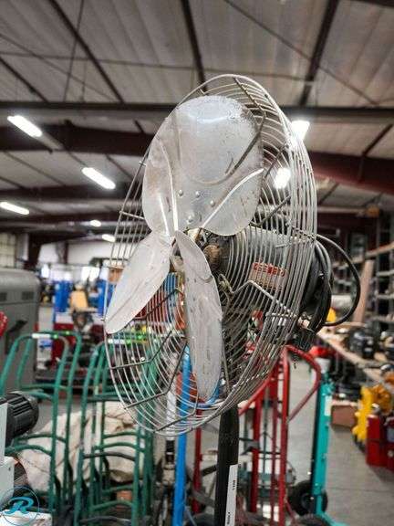Dayton Oscillating Floor Fan ( Missing Front Guard) - Roller Auctions