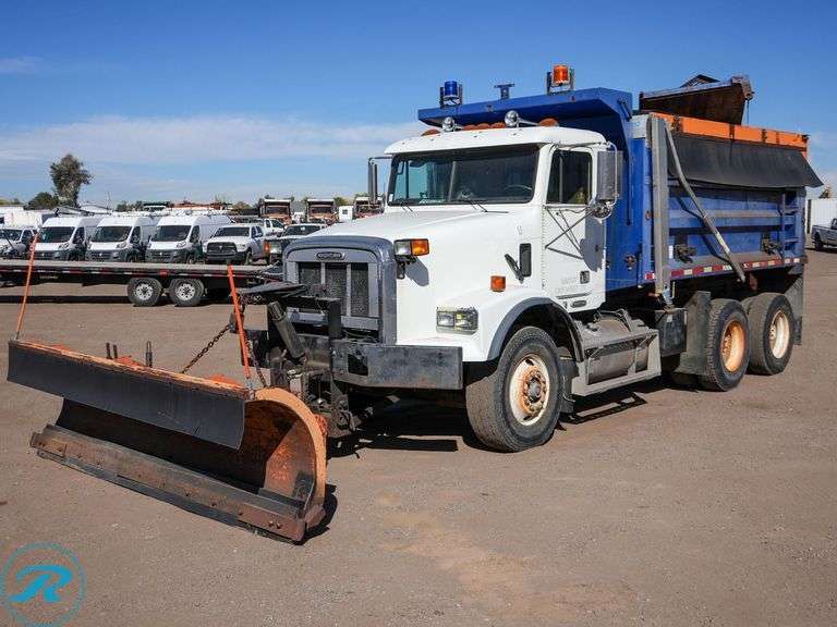 2000 Freightliner T/A Dump Truck - Roller Auctions