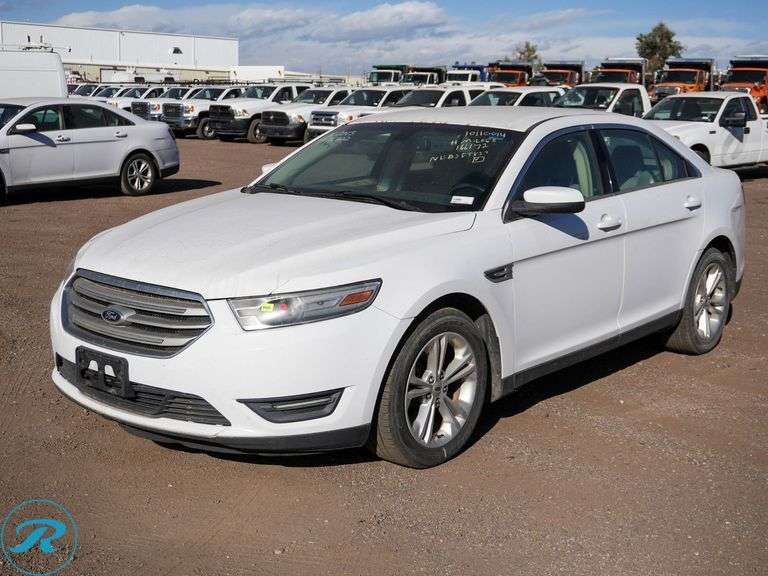 2013 Ford Taurus SEL 4-Door Sedan - Roller Auctions