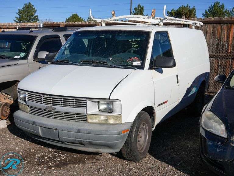 2000 Chevrolet Astro Vans AWD - Roller Auctions
