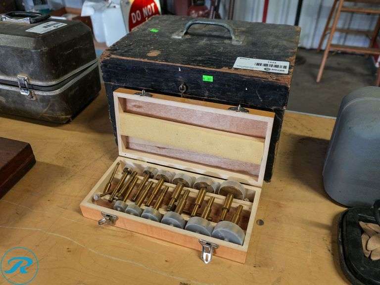 Craftsman 9-2948 Power Router With Bits - Roller Auctions