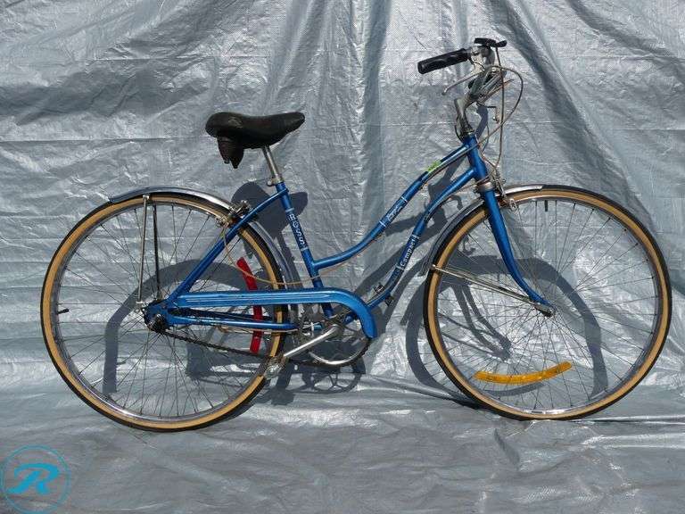 Ross Compact 3-Speed Classic Cruiser Bicycle, , Seat Post 17" - Roller ...
