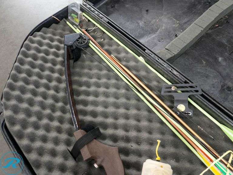 Deer Slayer 221 Compund Bow with AMS310 Retriever and Arrows - Roller ...