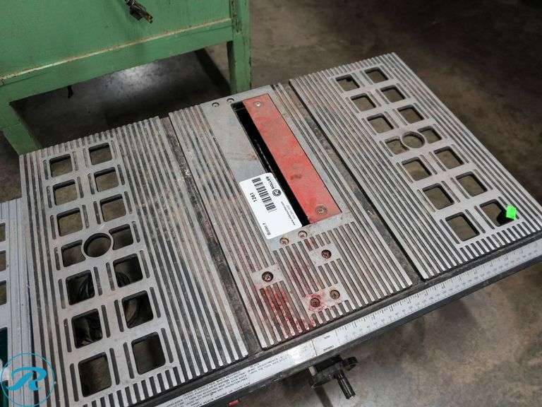 Collins 4002/TG11018 10" Table Saw - Roller Auctions