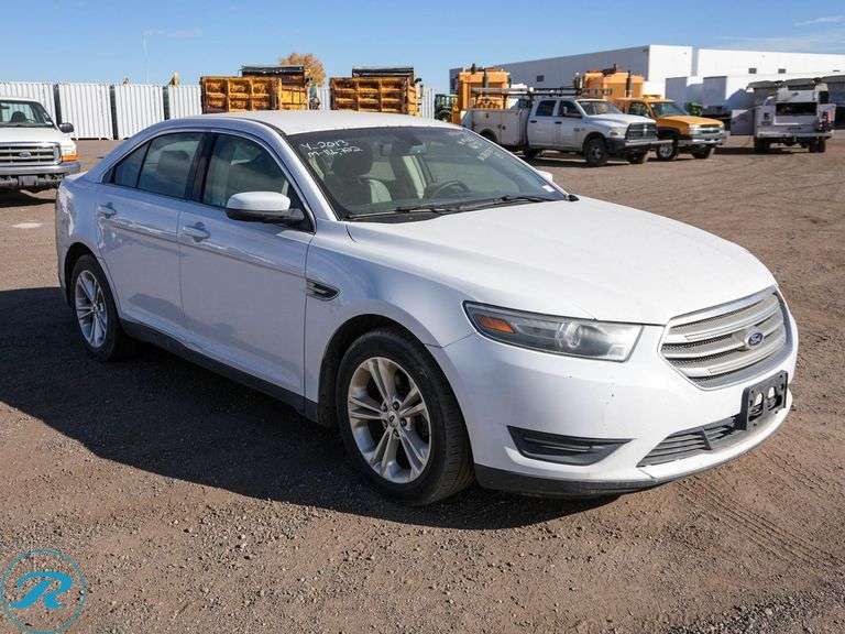 2013 Ford Taurus SEL 4-Door Sedan - Roller Auctions