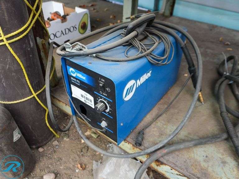 Miller 3045 FC Wire Feeder - Roller Auctions