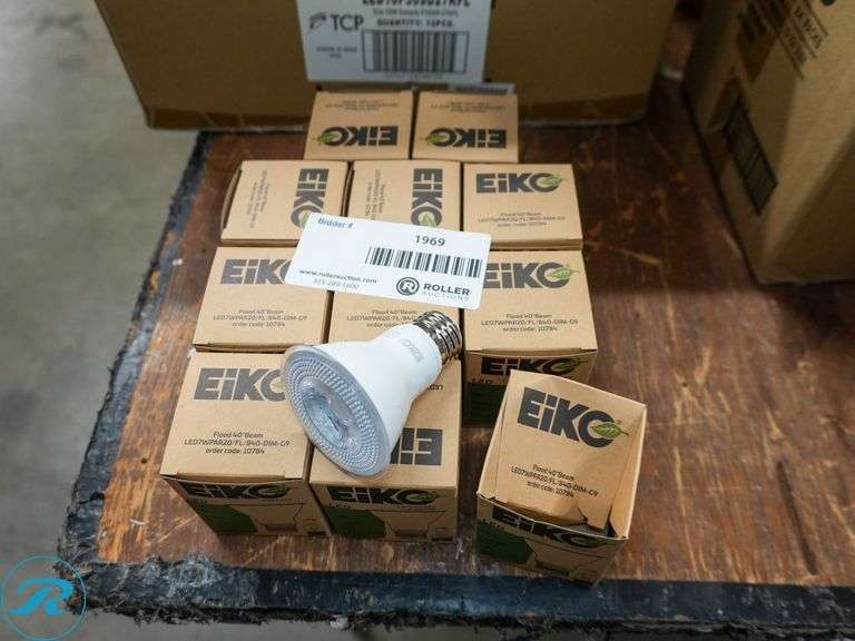 (11) EIKO 7W Reflector Bulbs - Roller Auctions