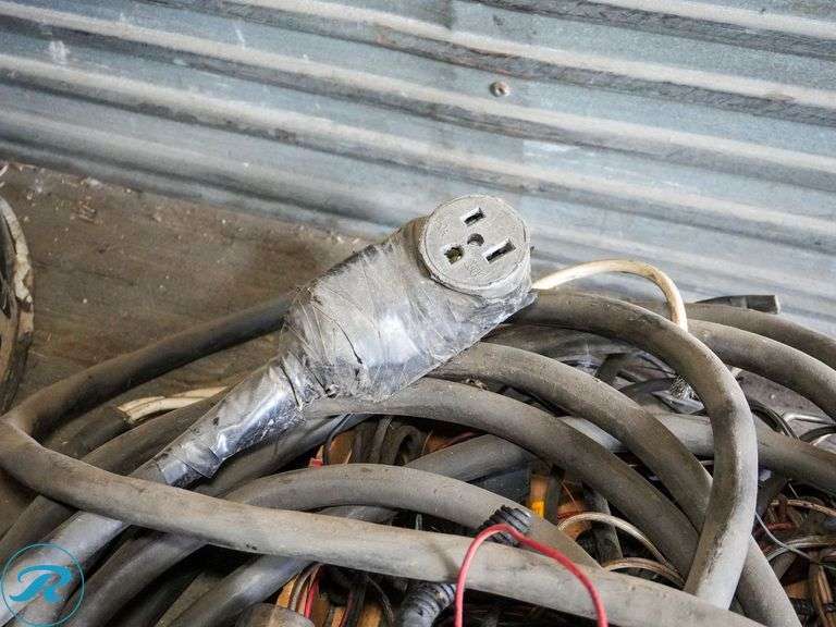 Tray of Electrical Cord and Wiring Harness - Roller Auctions