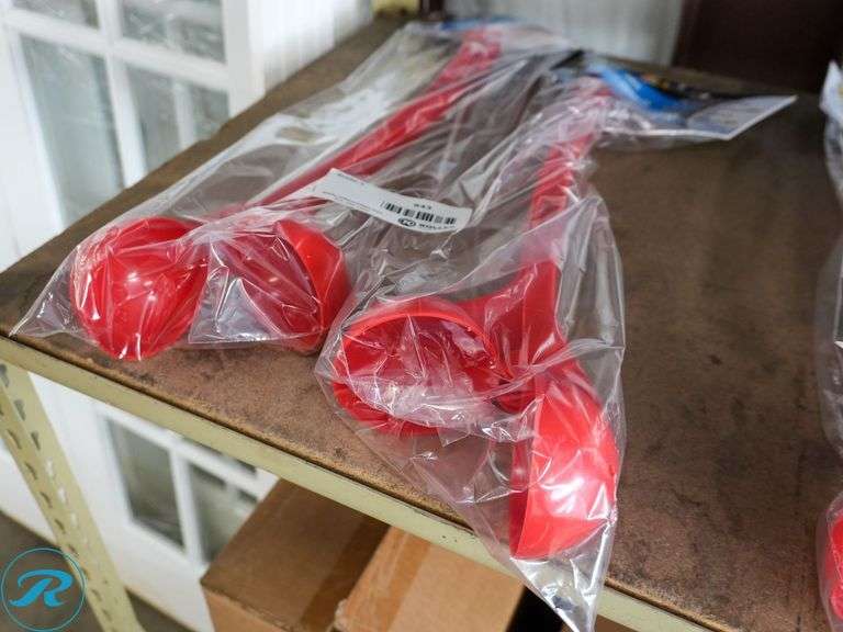 (2) Peyton's Fountain Snow Slinger - Roller Auctions