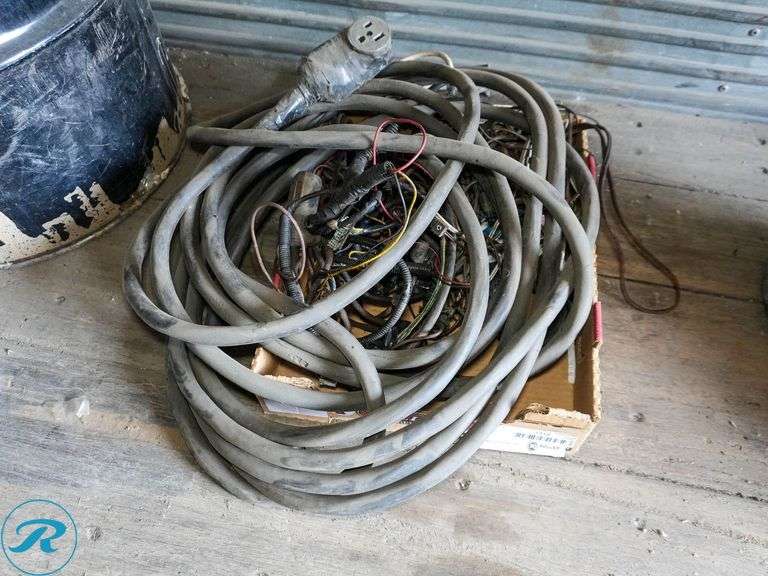 Tray of Electrical Cord and Wiring Harness - Roller Auctions