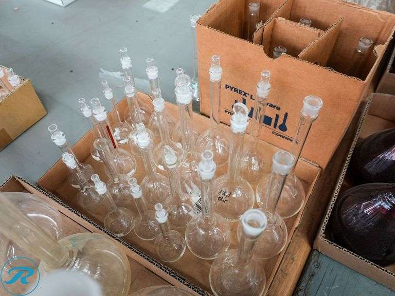 (3) Trays of Pyrex, Kimax and Kontes Class A Volumetric Flasks, 50ml ...