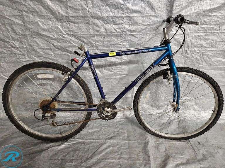 Trek 820 Mountain Bicycle, Seat Post 18" - Roller Auctions