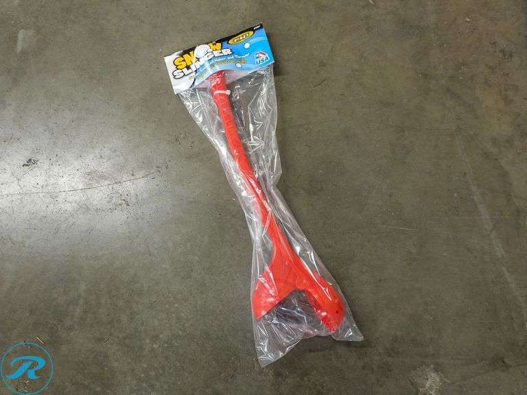 (6) Peyton's Fountain Snow Slinger - Roller Auctions