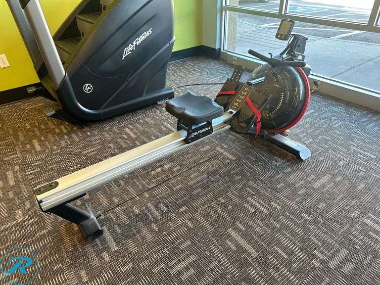 Life Fitness Row GX Water Rower - Roller Auctions