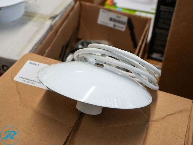 Box of Pendant Light Fixtures, White (No Glass) - Roller Auctions