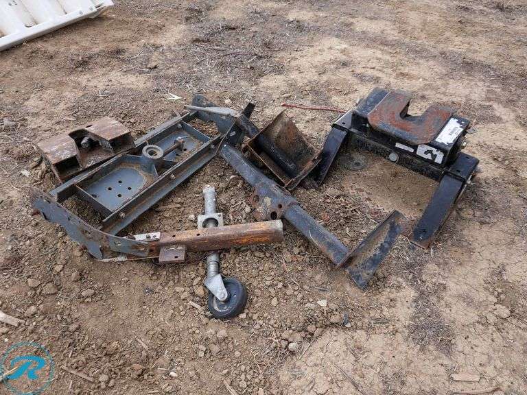 Assorted Hitches - Roller Auctions