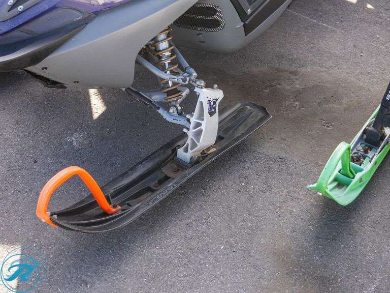 Polaris Snowmobile - Roller Auctions