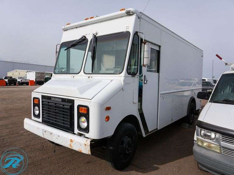 1994 GMC P3500 Gruman RWD Step Van - Roller Auctions