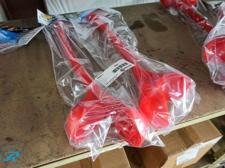 (2) Peyton's Fountain Snow Slinger - Roller Auctions