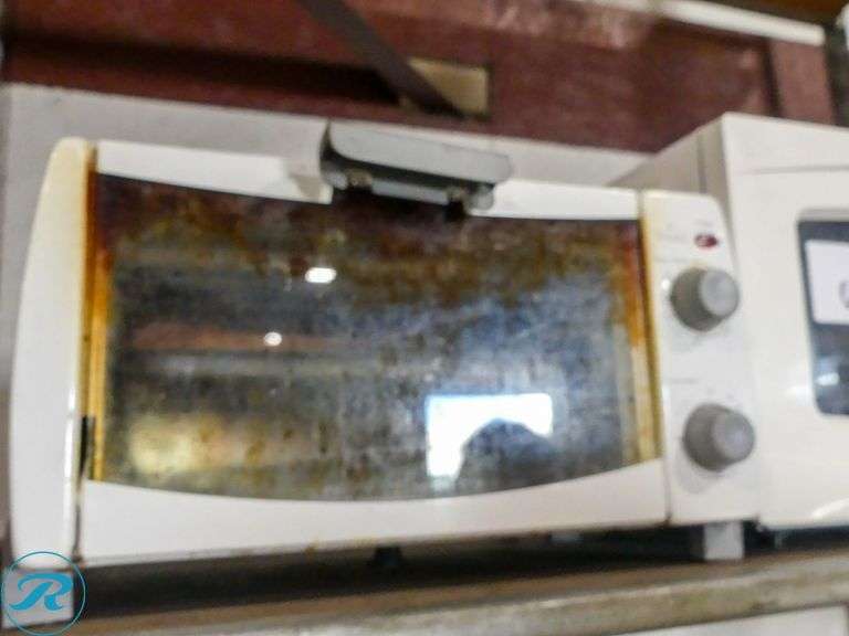 Rival Toaster, Microwave and CuisinArt Coffee Maker - Roller Auctions