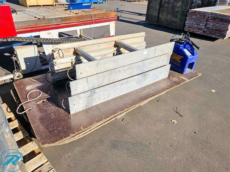 GME Shoring Box With Manual Hydraulic Pump - Roller Auctions