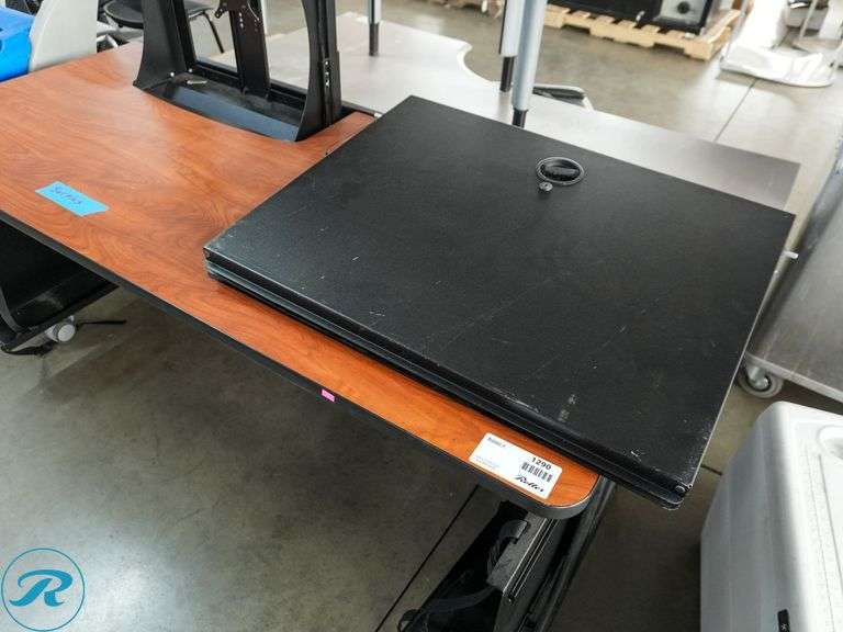 Spectrum Industries Flex Insight Desk - Roller Auctions