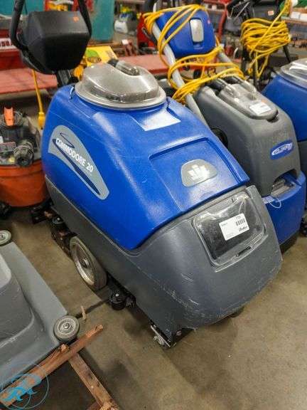 Windsor Commodore 20 Walk Behind Carpet Extractor - Roller Auctions