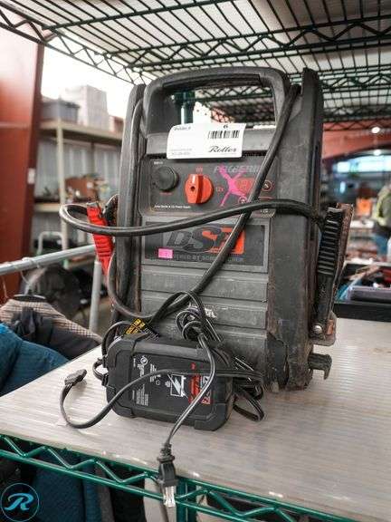 Schumacher DSR114 Pro Series Jump Starter (Inoperable) - Roller Auctions