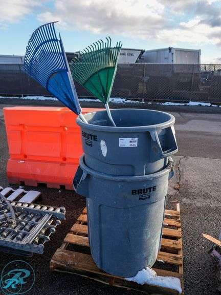 (2) 55-Gallon Trash Cans and (2) Lawn Rakes - Roller Auctions